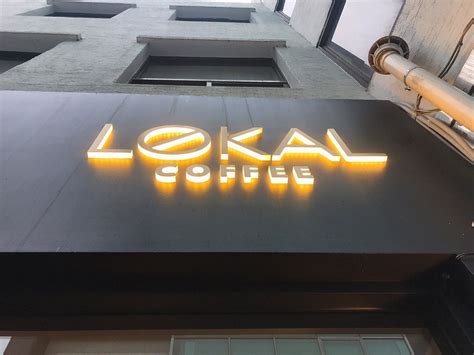 로컬커피 아크릴측광채널 간판 예쁜간판 아크릴채널 카페간판 디자인간판 외관 디자인 디자인 간판