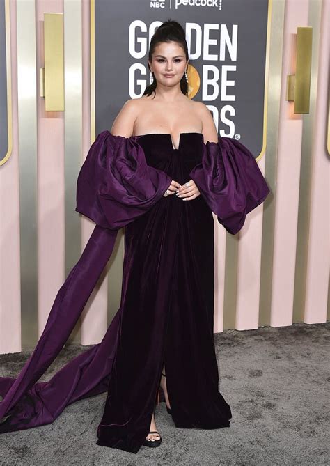 Disorot Karena Gemuk Selena Gomez Tegaskan Dirinya Bukan Model