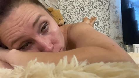 РУССКАЯ МАМАША ПОКАЗАЛА КАК ЛЮБИТ СВОЁ ЧЁРНОЕ ДИЛДО Xxx Mobile Porno Videos And Movies Iporntv Net