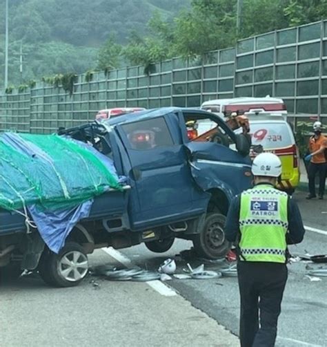 남해고속도로 광양 순천 방면 1톤 트럭 옹벽 충돌4명 부상 노컷뉴스