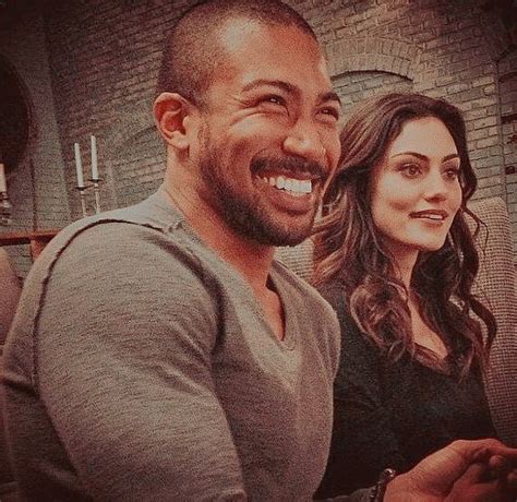 Charles Michael Davis Og Phoebe Tonkin The Originals 2013