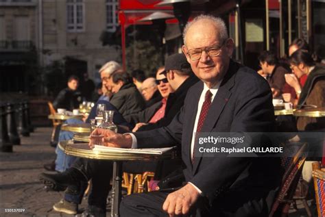 Benoit Mandelbrot Mathematician Inventor Of Fractals In France On Benoit Mandelbrot Mathematician Inventor Of Fractals In France On