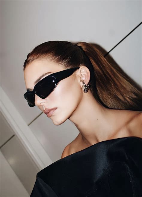 Kendall Jenner W Glasses