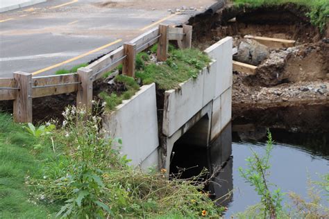 Bridge Collapsing The Morgan PawPrint