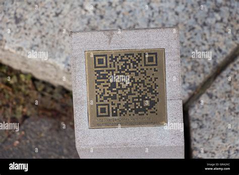 Qr Code Sign Icon Scan Code Hi Res Stock Photography And Images Alamy