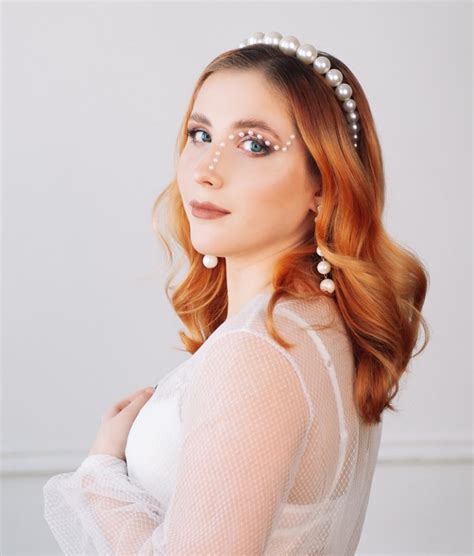 17 Chic Wedding Hairstyles For Thin Haired Brides