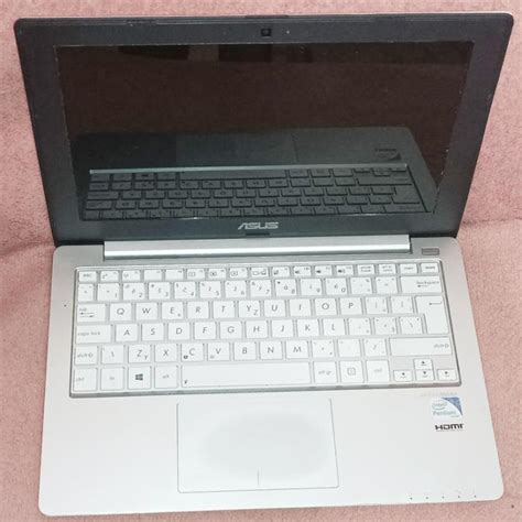 Notebook Asus X201e Vypadá Jako Nový Ale Zničehonic Přestal Reagovat Aukro