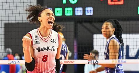 [사진] 승리의 포효 엘리자벳 이겼다