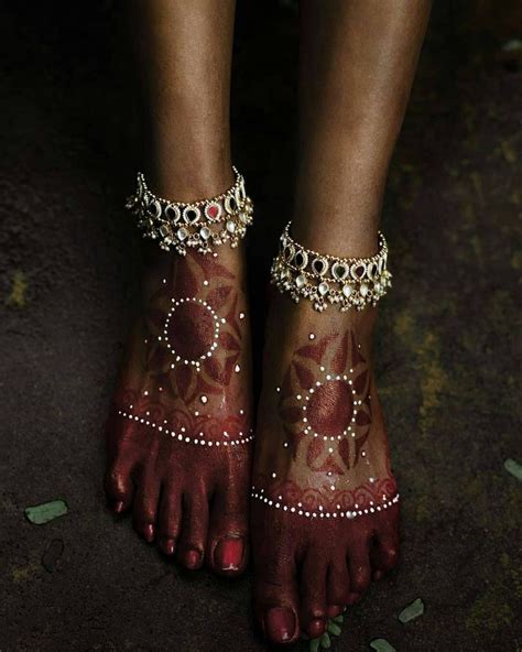 Gorgeous Alta Adorned Feet With Payal That Will Clearly Leave You
