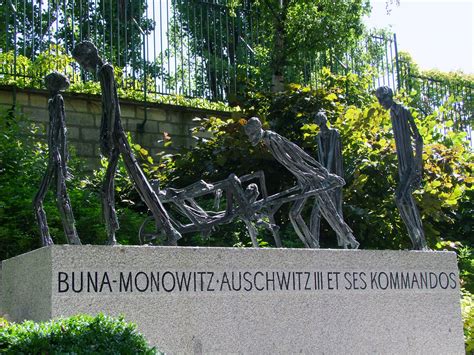 Buna Monowitz Auschwitz Iii Et Ses Kommandos Le Cimetièr Flickr