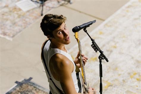 Shawn Mendes Pillado En Una Cita Rom Ntica Con Esta Famosa Actriz De Disney