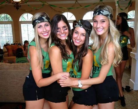 Camo Girls Scrolller