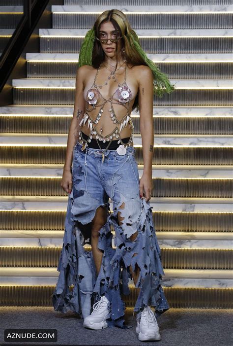Lourdes Leon Sexy Madonnas Daughter Walked The Catwalk Gypsy Sport Show Springsummer 2019