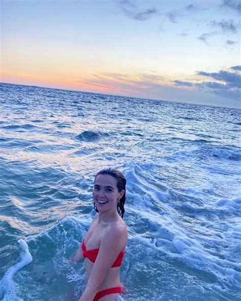 Zoey Deutch Bikini Pictures Sexiest Swimsuit Photos Life And Style