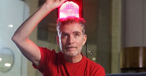 Luz De Led Vermelho Auxilia No Combate à Queda De Cabelo