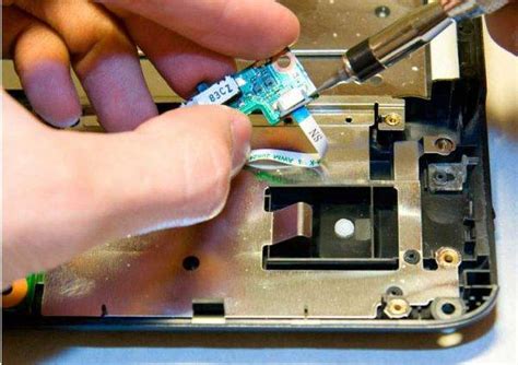 Как включить компьютер без кнопки включения какие контакты замкнуть на материнской плате