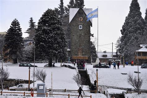Video Nieve En Bariloche Calles Congeladas Y Clases Normales