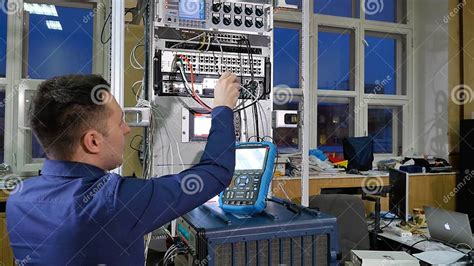 Networking Service Network Engineer Administrator Checking Server