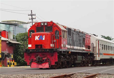 Kereta Dhoho Rnb Kereta Api Kita
