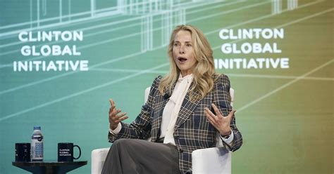 잡스 부인 해리스와 20년 인연…대선승리시 공직 진출 예측도