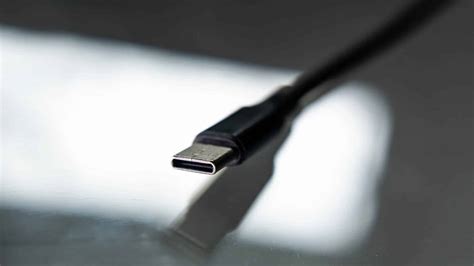 nettoyer le port usb c voici comment débarrasser vos appareils