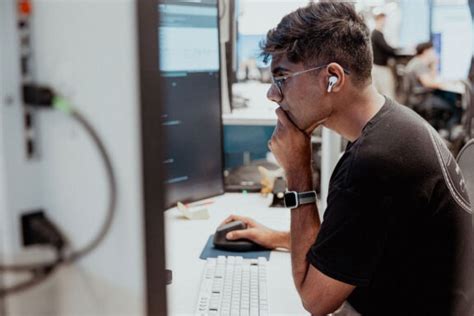 Real Time Trading Dashboards With Databricks Apps And Dash Optiver