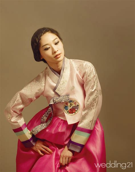 [한복화보] 한복이야기 아씨 절제된 우아함의 전통 한복 컬렉션