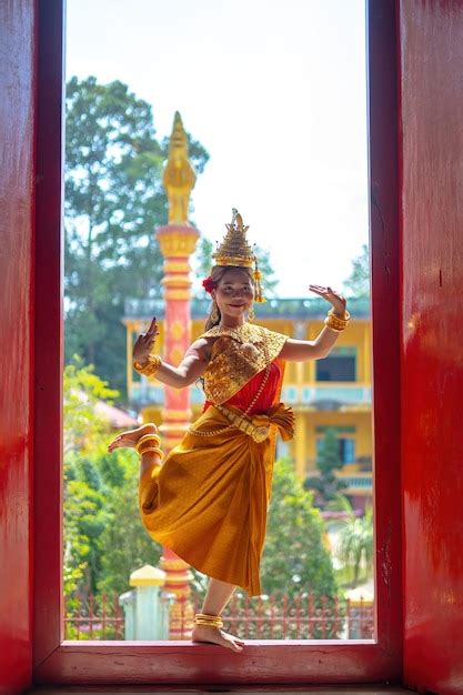 Premium Photo Tra Vinh Vietnam Apr Beautiful Girl With Costume Traditional Khmer