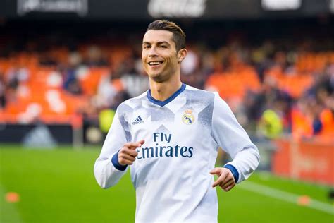 25 Sports Celebrities Who Redefined Athletic Endorsements Moneyppl