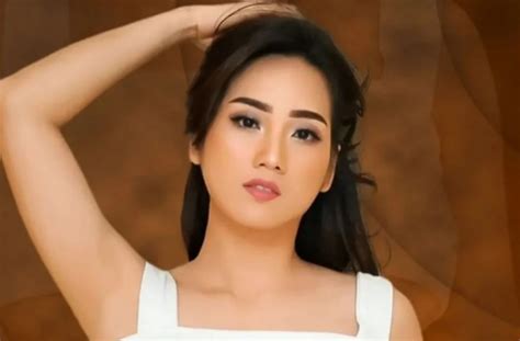 Biodata dan Agama Virly Virginia, Model Dewasa Bintangi Keramat Tunggak