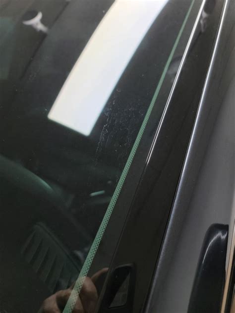 자동차유리 석회물제거 시멘트물제거 작업 유리석회물제거 시멘트물제거보상 시멘트물제거비용 석회물제거보상법 비용 낙수물피해보상방법