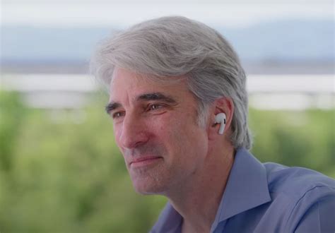 Watch Craig Federighi dodge questions about Apple's mixed reality glasses