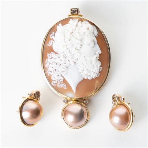 Italian Cameo Pendant And Pearl Earrings Set For Sale At 1stdibs