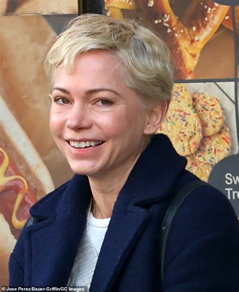 Michelle Williams And Jenny Slate Continue Playing Best Friends On The