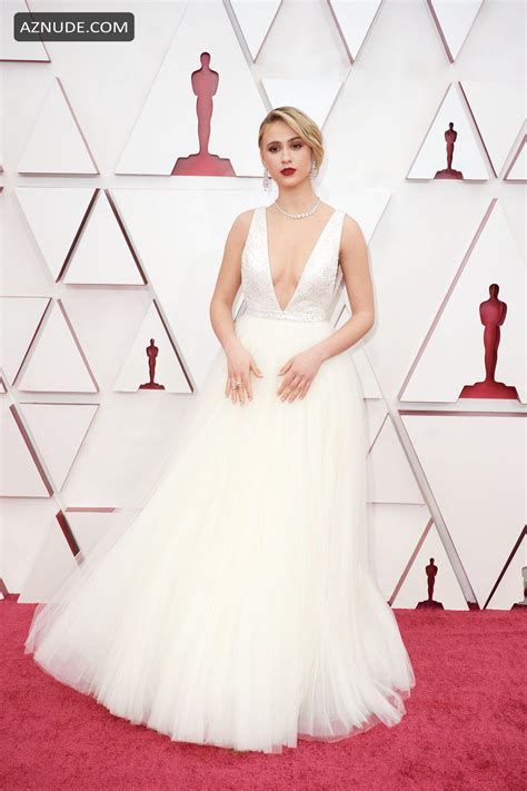 Maria Bakalova Sexy Seen On The Red Carpet In A White Dress At 93rd