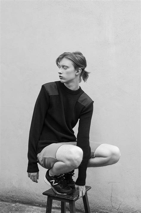 Crouching Pose Reference