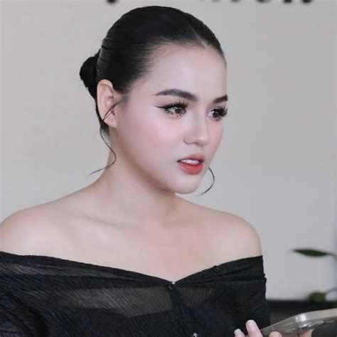 So Nita Nita Naty • Threads Say More