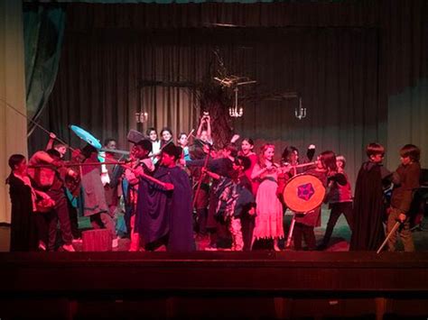 Class Plays Deepen Learning In The Waldorf Grades Sophia Institute