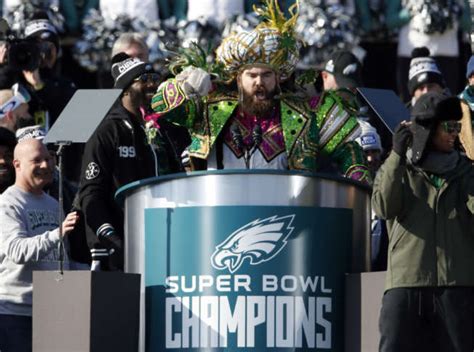 Watch Eagles Jason Kelce Fires Up Philly Fans With Epic Super Bowl