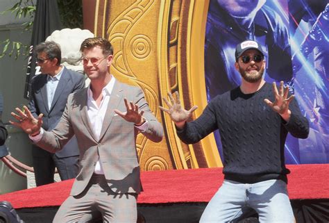 Chris Hemsworth Reveals Avengers Cast Ridiculed Chris Evans Peoples