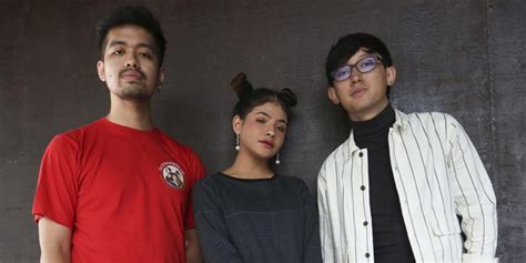 Lathi Video Goes Viral With Over 25 Million Views Heres Eka Gustiwanas Comment