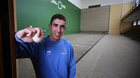 Aingeru De La Fuente Debuta El Viernes Como Pelotari Profesional En Elizondo