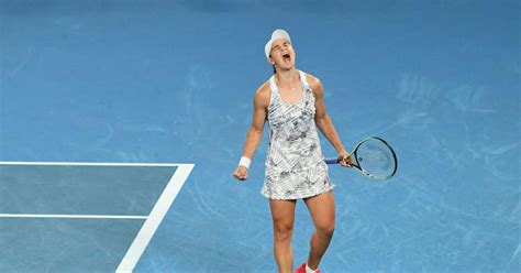 Австралийн их дуулгад 42 жилийн дараа Австрали эмэгтэй түрүүллээ