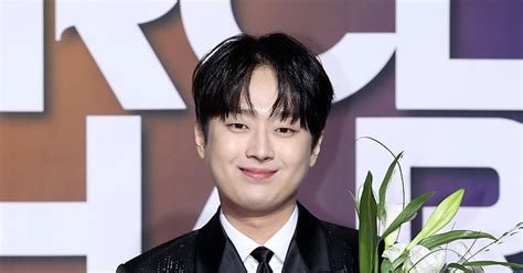 포토s 이찬원 트로트 부문 올해의 장르상 수상