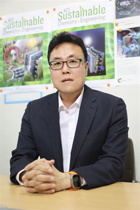 유성종 한국과학기술연구원kist 수소·연료전지연구센터 박사 높은 효율과 안정성 갖춘 연료전지 촉매 합성에 성공하며 친환경 연료전지 기술의 상용화 앞당겨 월간인물