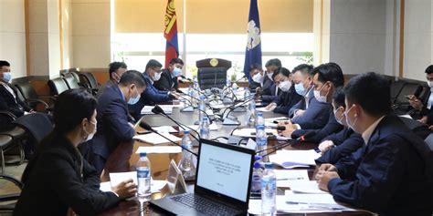 Иргэд газрын маргааныг шийдвэрлэхийг хүслээ E Mn