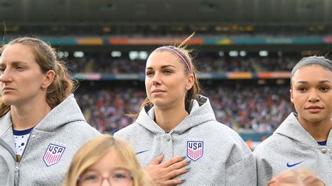 U S Women S Soccer Team Mostly Silent During National Anthem At World Cup