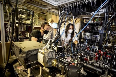 Highly Programmable Quantum Simulator Operates With Up To Qubits Physics World