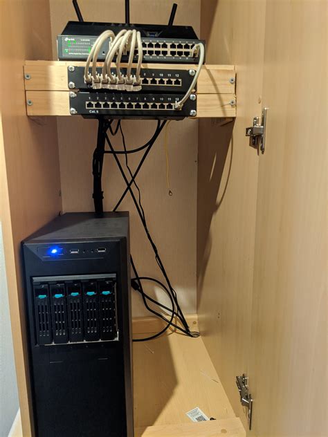 Finally Set Up A Freenas Machine Setup In My Makeshift Rack Rfreenas
