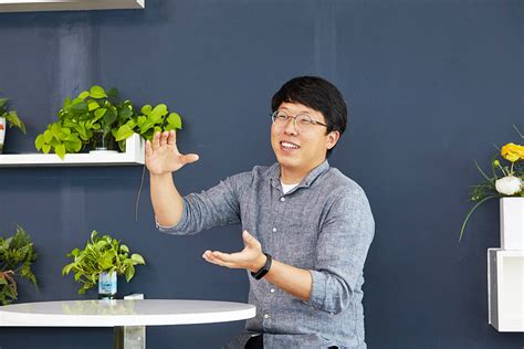 원격 조종 로봇으로 사업장 안전 Up 효율 Up 삼성디스플레이 직원들이 공정 클리닝 로봇 직접 개발한 사연은